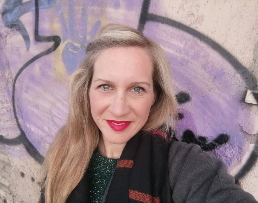 Isabella Pinto - THE POSTHUMANITIES HUB